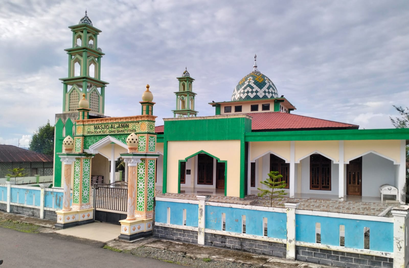 Kepedulian untuk Rumah Ibadah, Kades Dolik Gandeng Dermawan Renovasi ...